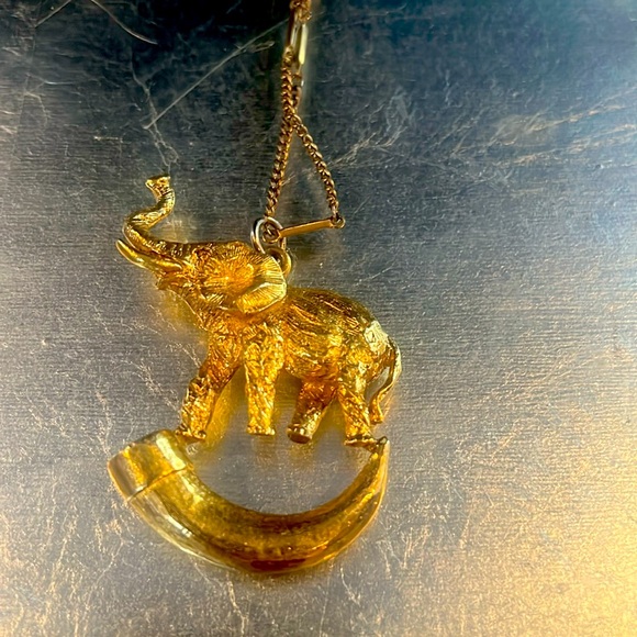 Vintage | Jewelry | Vintage Elegant Gold Elephant Necklace Vintage Euc ...